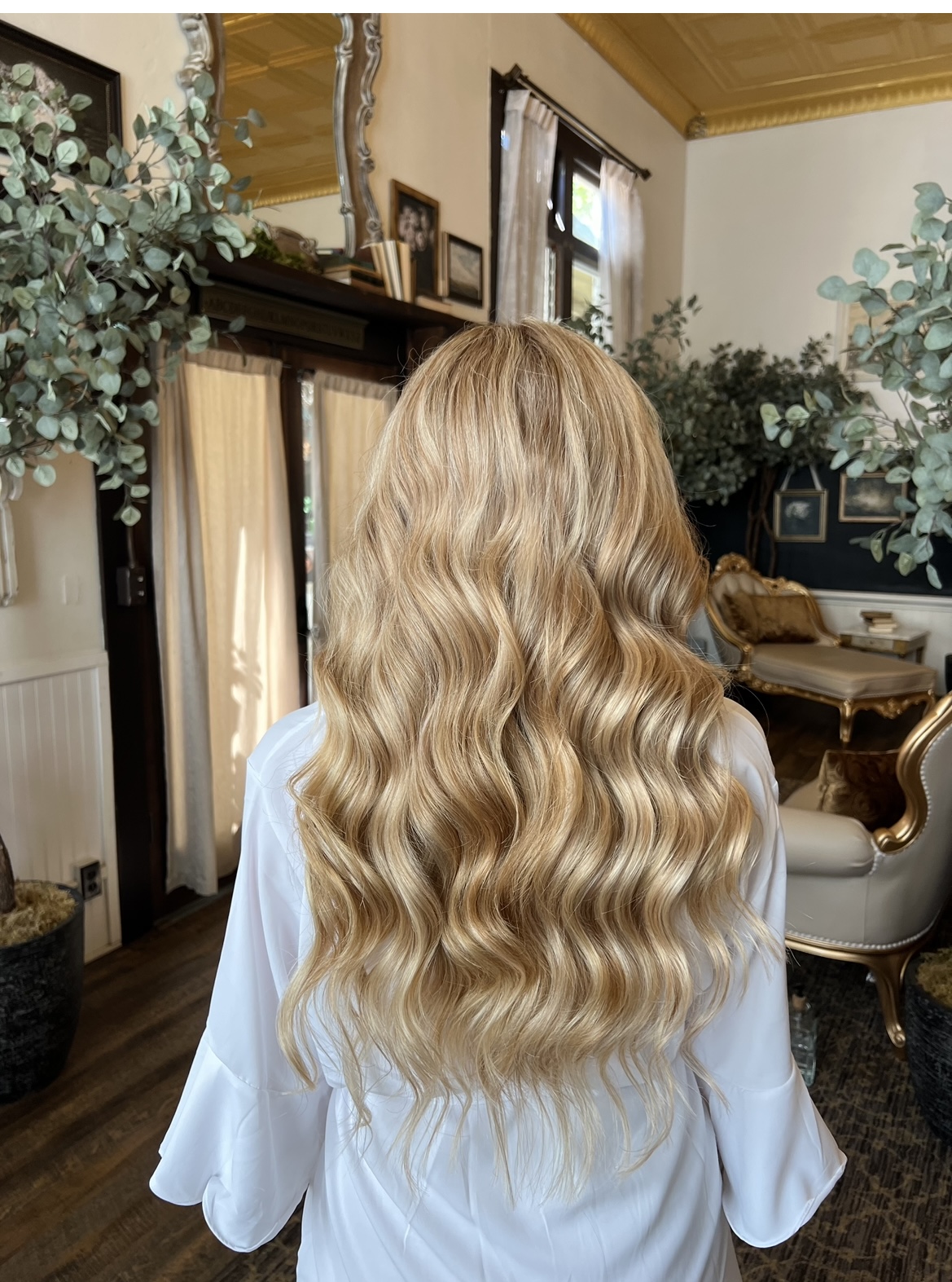 Timeless and Classic Down Bridal Hairstyles | styledbyjordan.com